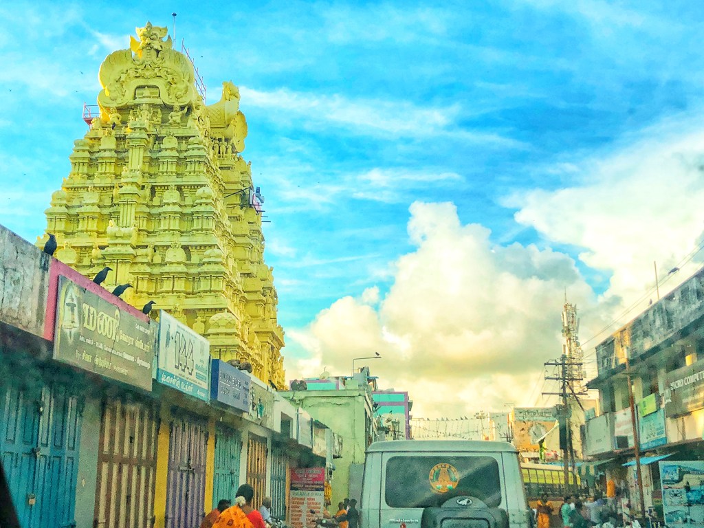 1212 pillars and the world’s largest temple corridor – in ...